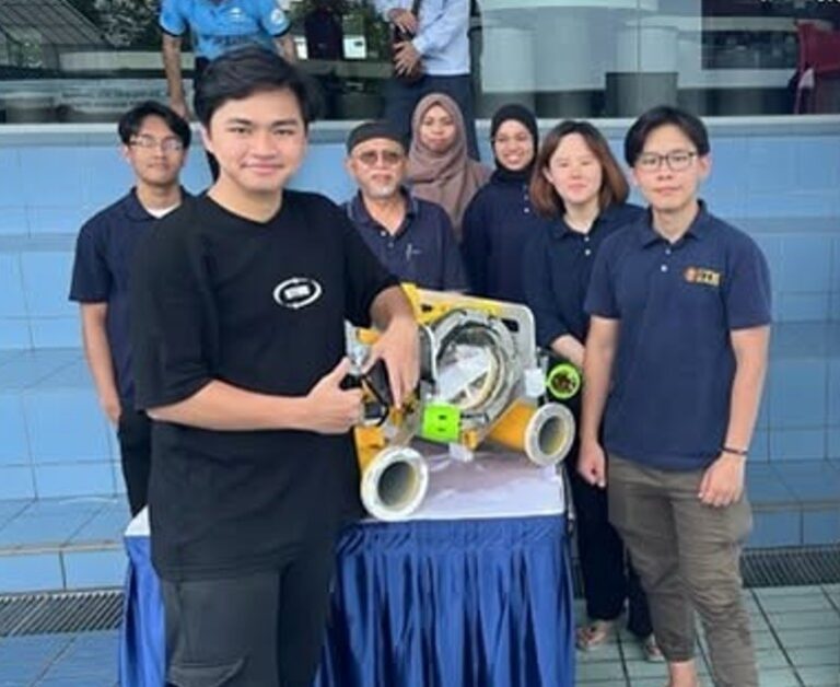 UTM Students Build Autonomous Underwater Vehicle (AUV) for ...